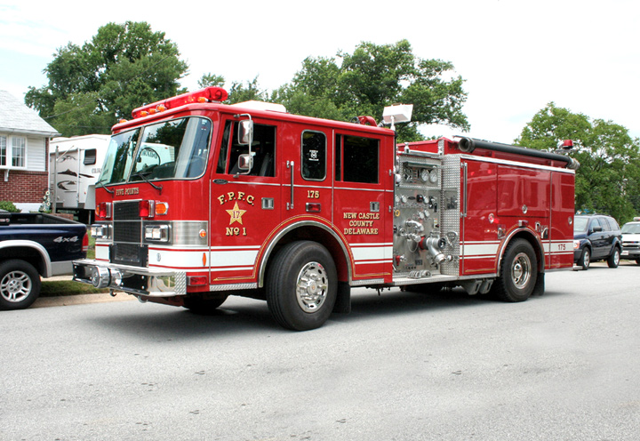 Fire Engines Photos - Pierce Sabre Pumper