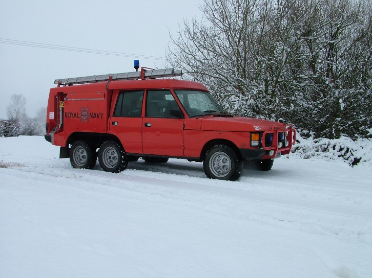 Fire Engines Photos - Royal Navy Range Rover in the snow 01RN04
