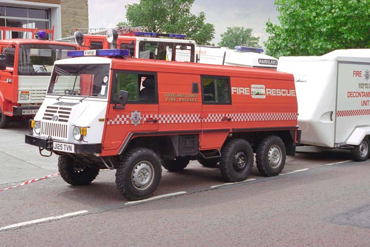 Fire Engines Photos - Cleveland Fire brigade Pinzgauer J125TVN