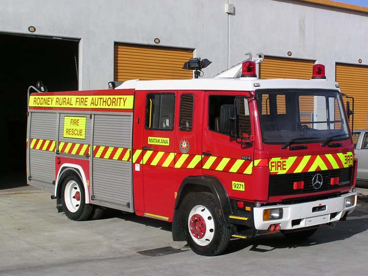 Fire Engines Photos - Somerset Merc K 803 GYD in Matakana Auckland