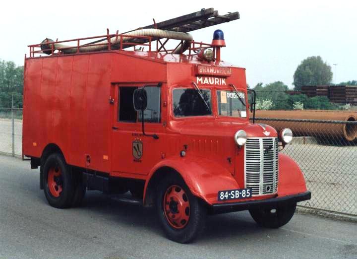 Fire Engines Photos - Maurik, NL Austin K2