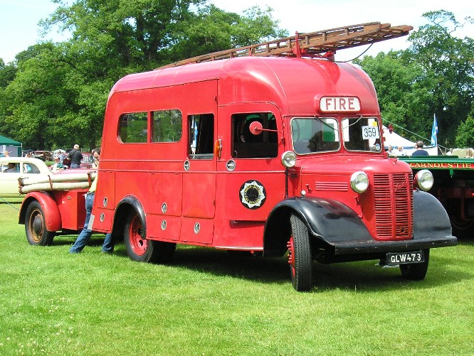 Fire Engines Photos - Austin K2 First Aid Saloon Tender