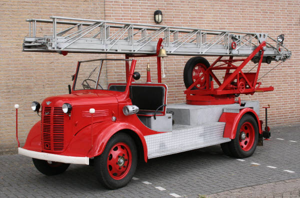 Fire Engines Photos - brandweer Doetinchem Austin K2 turnable ladder