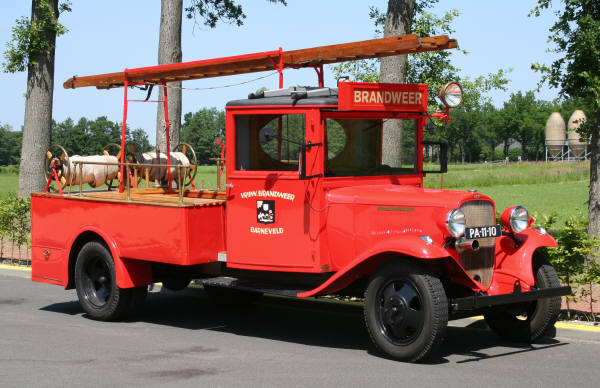 Fire Engines Photos - brandweer Barneveld Chevrolet oldtimer