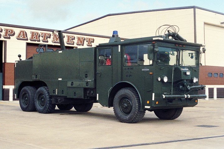 Fire Engines Photos - RAF Upper Heyford, March 1989 Oshkosh P4