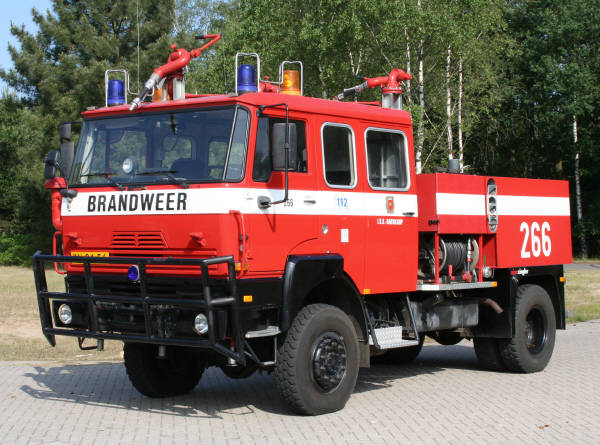 Fire Engines Photos - Royal Dutch Army DAF YA5442dt385 bush fire unit