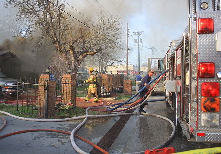 Fire Engines Photos - Chattanooga, TN Fire engine at work