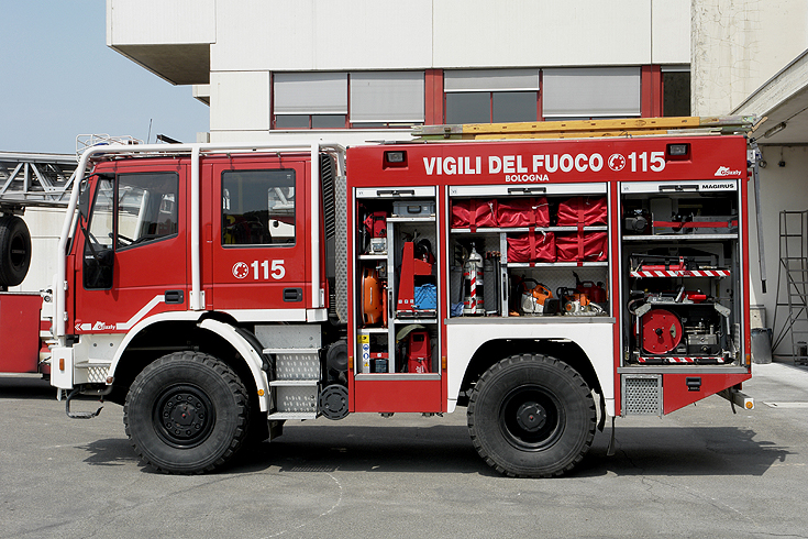 Fire Engines Photos - Vigili del Fuoco Bologna Iveco