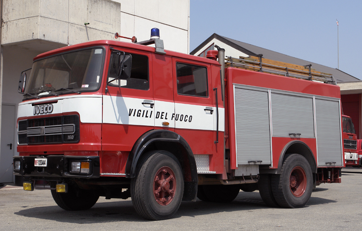 Fire Engines Photos - Vigili del Fuoco Bologna Iveco pump