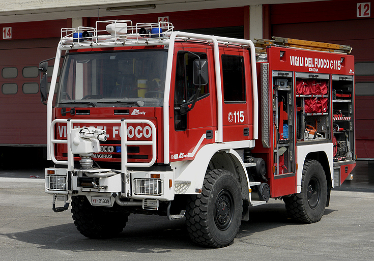 Fire Engines Photos - Vigili del Fuoco Iveco Brush fire truck