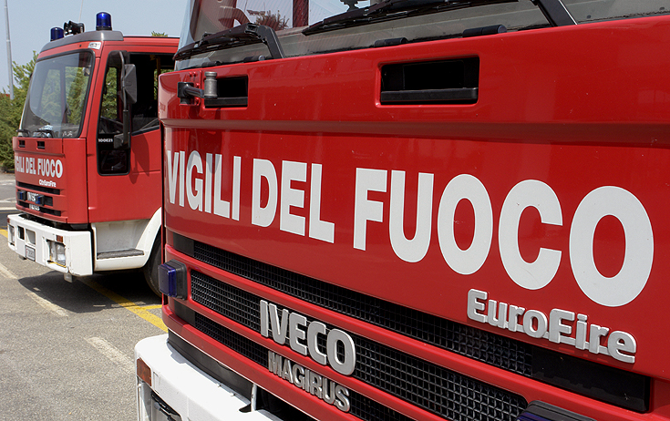 Fire Engines Photos - Vigili del Fuoco Bologna Iveco fronts