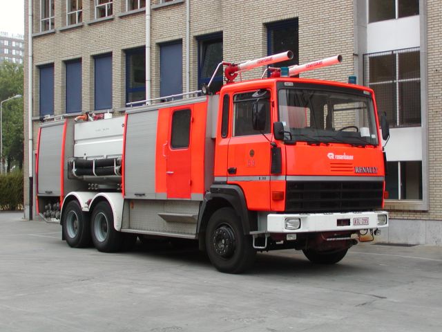 Fire Engines Photos - Antwerp foamtanker Renault