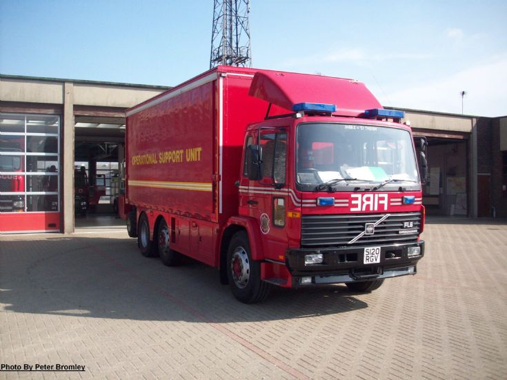 Fire Engines Photos - Suffolk Operational Support Unit Volvo