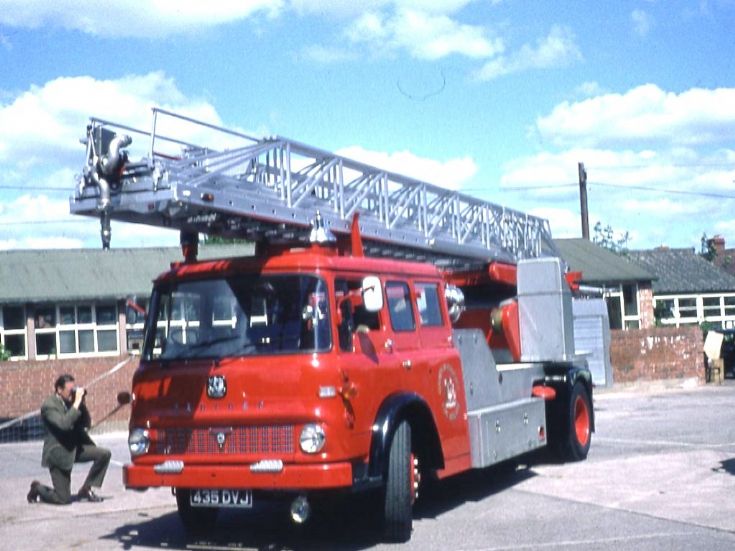 Fire Engines Photos - Bedfords Merryweather Turntable ladder