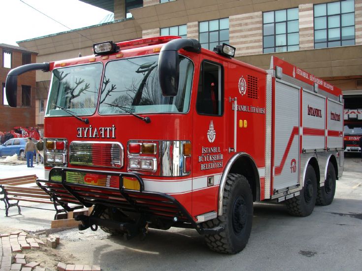 Fire Engines Photos - Heavy Rescue unit at Daire Fire station Istanbul