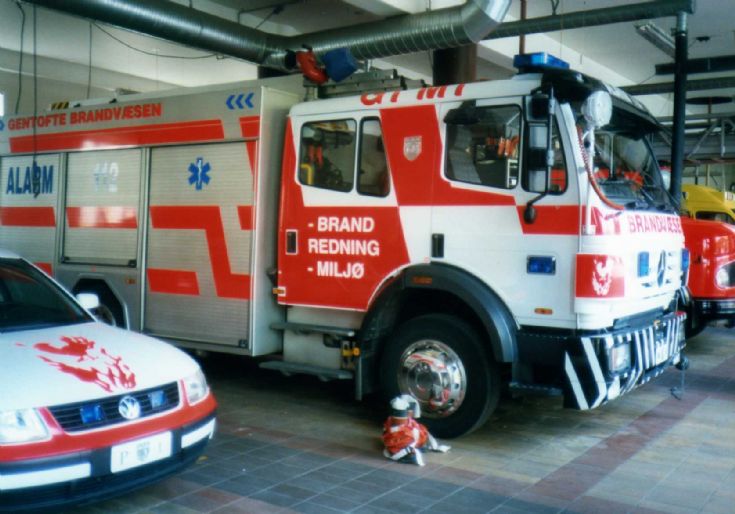 Fire Engines Photos - Gentofte Fire briagde Mercedes Benz Fire engine