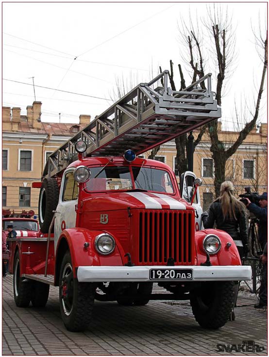 Fire Engines Photos - GAZ-51 Turntable ladder Saint-Petersburg