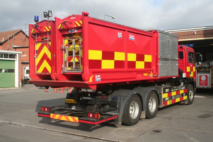 Fire Engines Photos - Royal Berkshire HVP Newbury Fire station