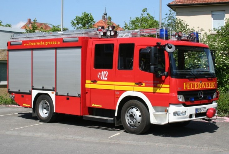 Fire Engines Photos - Feuerwehr Gronau Mercedes-Benz HLF 20/16