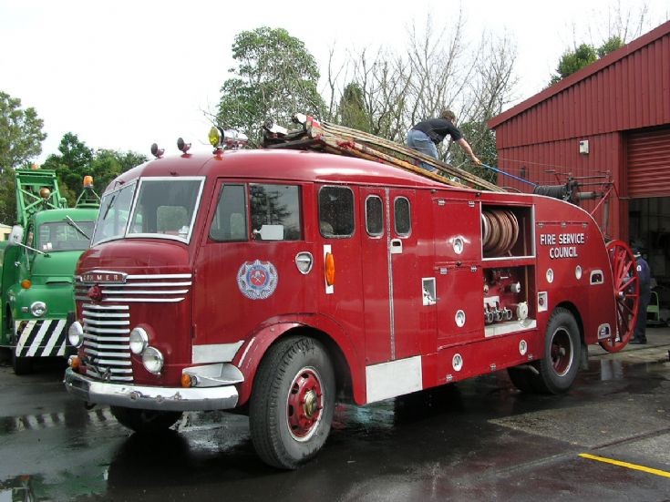 Fire Engines Photos - Commer Carmichael pump escape