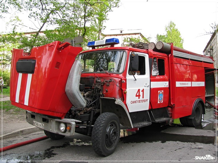 Fire Engines Photos - Zil Fire engine St Petersburg Russia