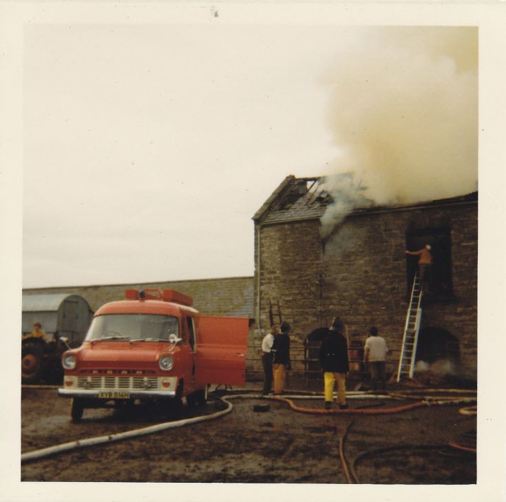 Fire Engines Photos - Somerset Ford Transit XYB514H