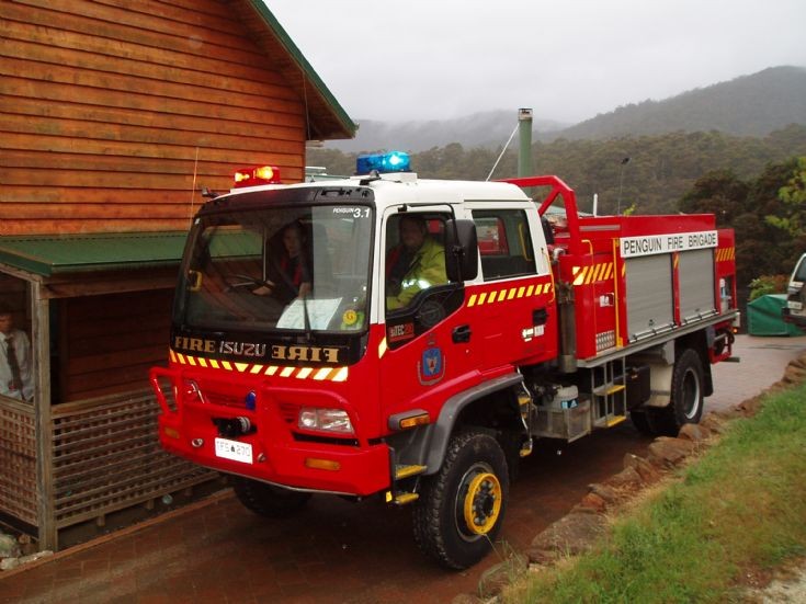 Fire Engines Photos - Heavy Tanker Tasmania Fire Service (Australia)