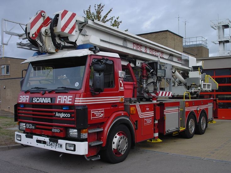 Fire Engines Photos - Scania ALP Kempston Fire station