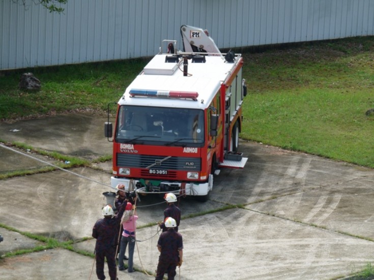 Fire Engines Photos - Volvo FL10/Fabristeel Mobile Rescue Unit