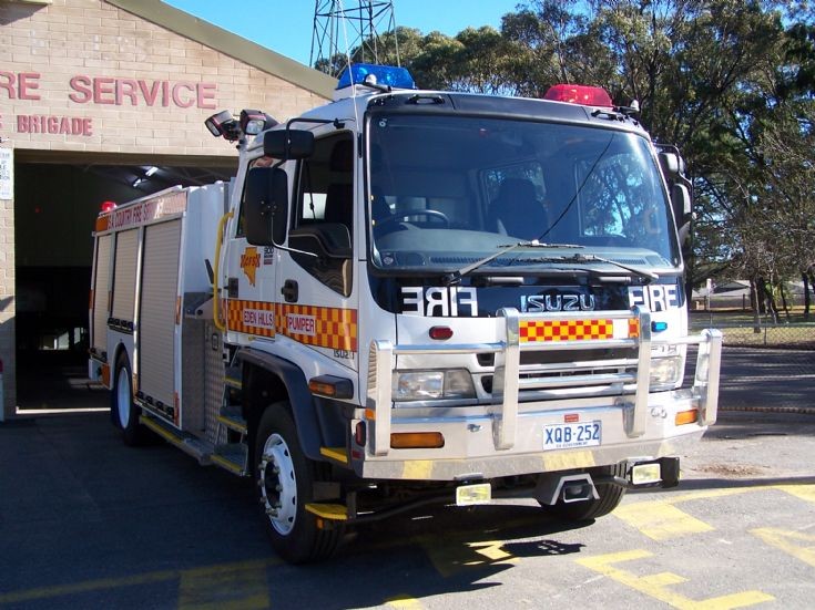 Fire Engines Photos - Eden Hills Country Fire Service Isuzu