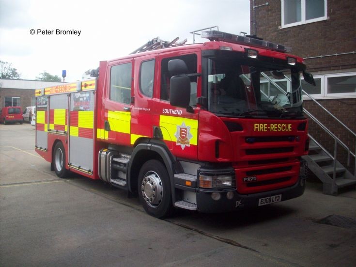 Fire Engines Photos - Essex County Fire & Rescue Southend Scania