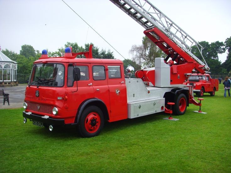 Fire Engines Photos - Picture of 435 DVJ Bedford Turntable Ladder