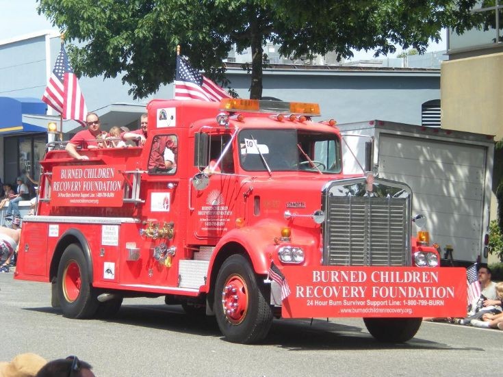 Fire Engines Photos - Everett, Washington State,USA July 4, 2009