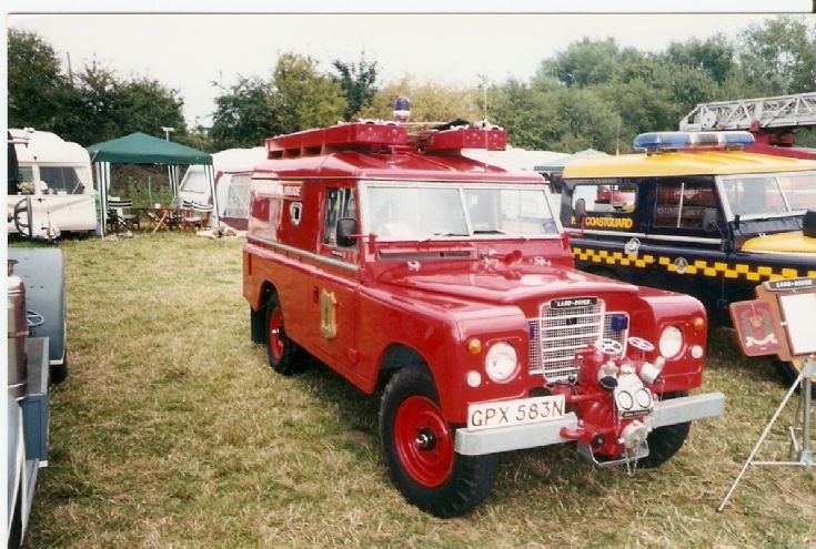 Fire Engines Photos - Hampshire Fire Brigade Land Rover
