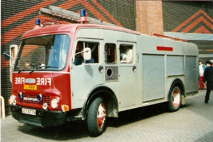 Fire Engines Photos - Hampshire Fire Brigade Bedford HCB Angus