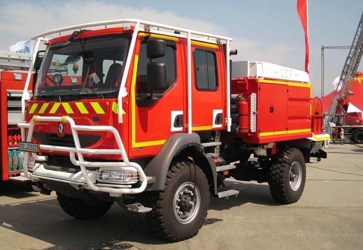 Fire Engines Photos - Renault Midlum 4x4 240.14 CCF
