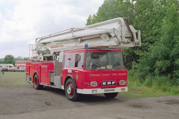 Fire Engines Photos - ERF Hydraulic Platform Durham F.B