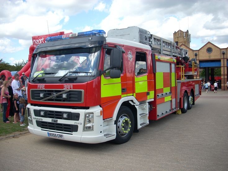 Fire Engines Photos - Buckinghamshire Volvo Quint