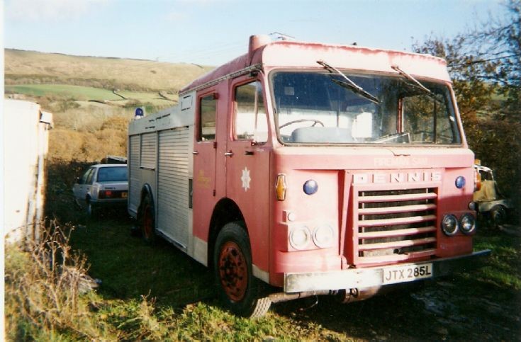 Fire Engines Photos - Dennis F108 Glamorgan Fire Brigade