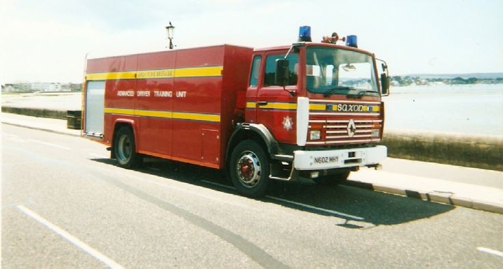 Fire Engines Photos - Renault Saxon Foam Tender.