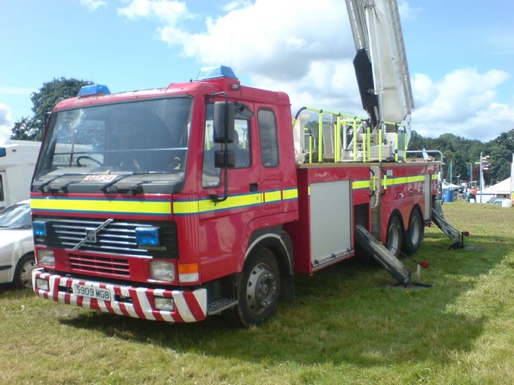 Fire Engines Photos - ex Strathclyde Fire & Rescue Volvo HP