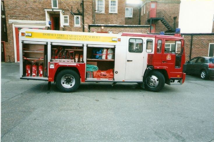 Fire Engines Photos - Dorset Fire And Rescue Service Volvo right side