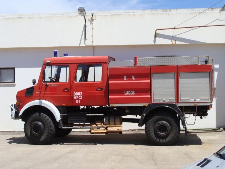 Fire Engines Photos - Mercedes Benz Unimog Fire brigade Lagos Portugal