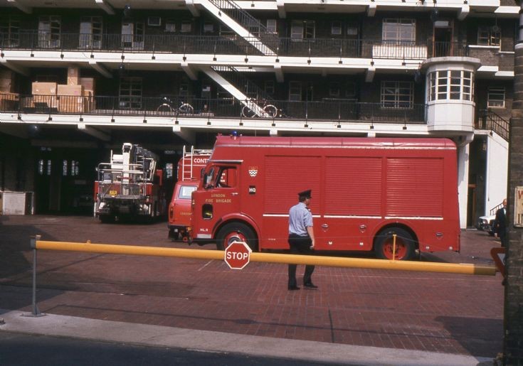 Fire Engines Photos - LFB Lambeth Fire station 1983