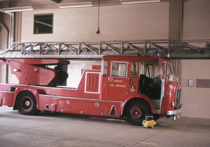 Fire Engines Photos - LFB Soho 1983