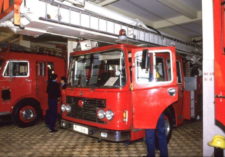 Fire Engines Photos - Hong Kong Fire Services F 184 Skylift
