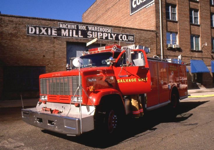 Fire Engines Photos - New Orleans USA Salvage unit
