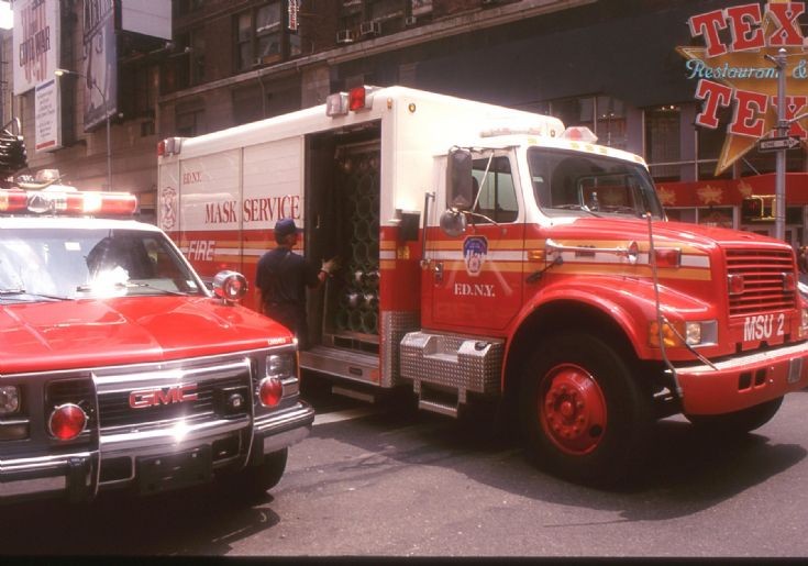 Fire Engines Photos - NYFD Mask service unit