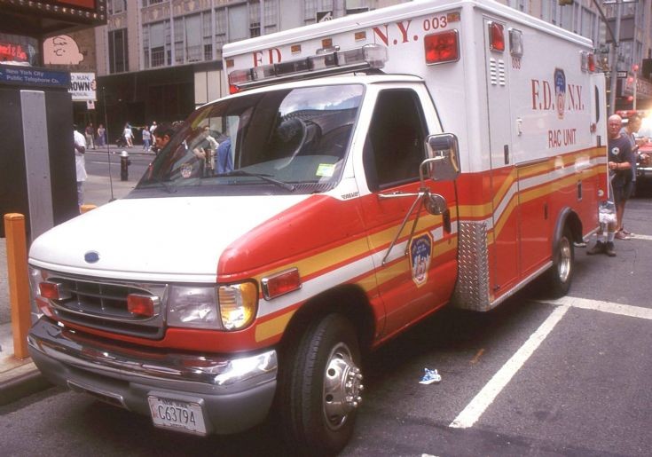 Fire Engines Photos - NYFD - 1999 RAC Unit Ford