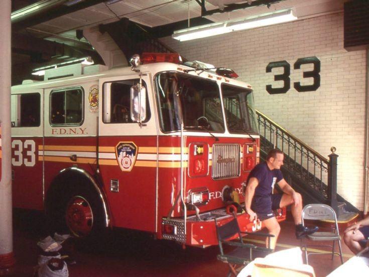 Fire Engines Photos - NYFD - 1999 Engine 33